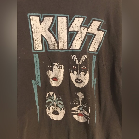 Kiss | Shirts | Kiss Graphic Tshirt | Poshmark